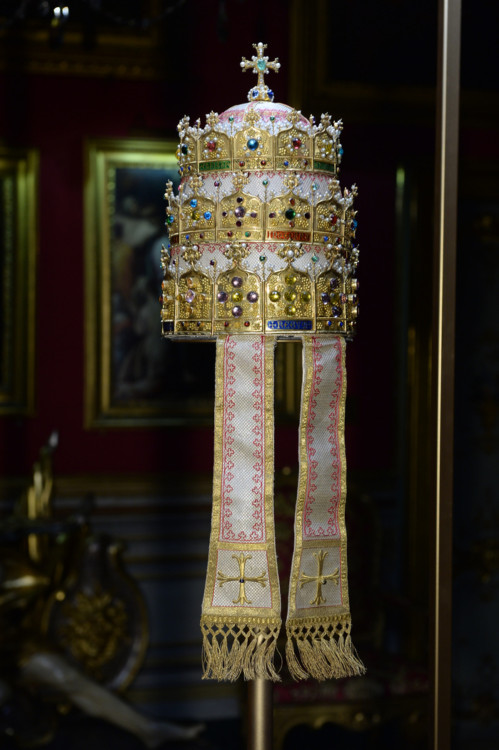 The Met's Heavenly Bodies Rome Press Presentation | Fashion Week Online®
