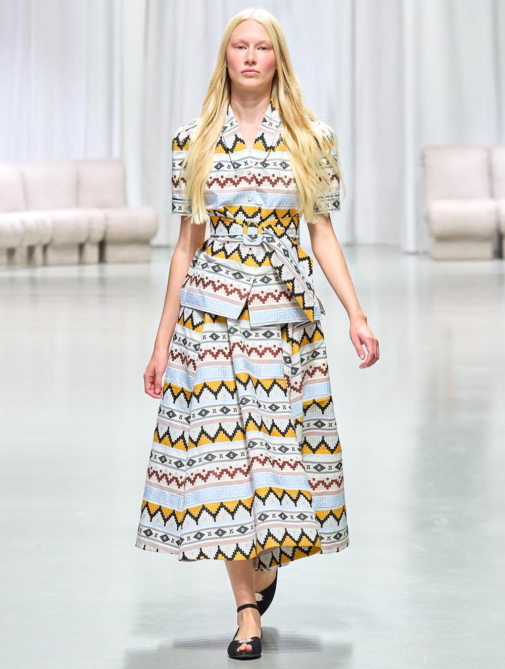 Leonard Helios Spring/Summer 2025 Paris Fashion Week | Fashion Week Online®