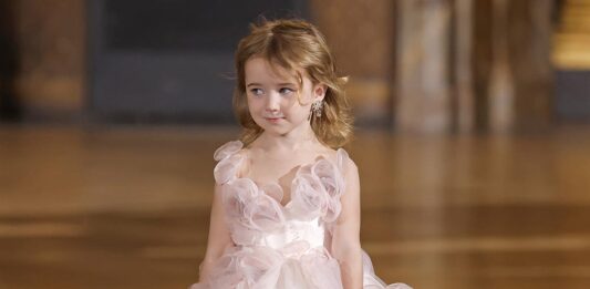 Paris Fashion Week Tickets | Attend Fashion Shows in Paris