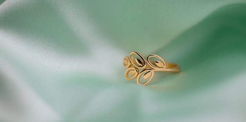 Top Elegant and Classy 24k Gold Ring Designs to Wear in 2024 | Fashion ...