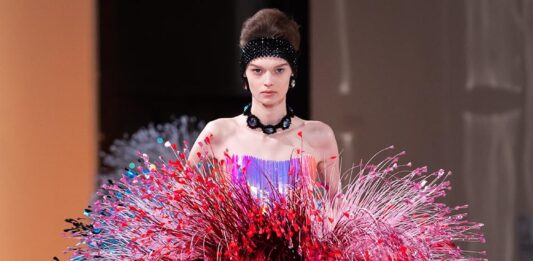 Paris Fashion Week Tickets | Attend Fashion Shows in Paris