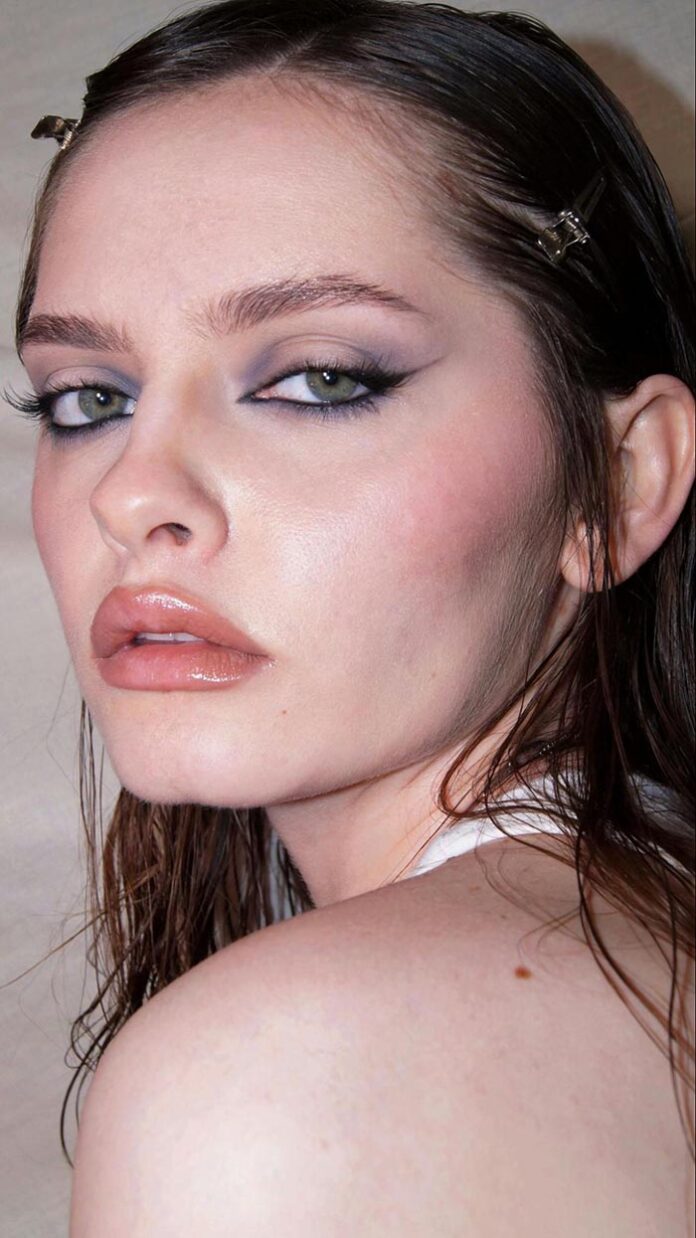Y2K Makeup Tutorial: Step-by-Step Guide to the Ultimate 2000s Look ...